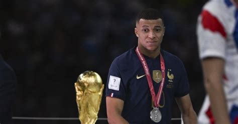 [월드컵 줌인] 56년 만의 결승전 해트트릭 음바페 바라만 본 우승 트로피