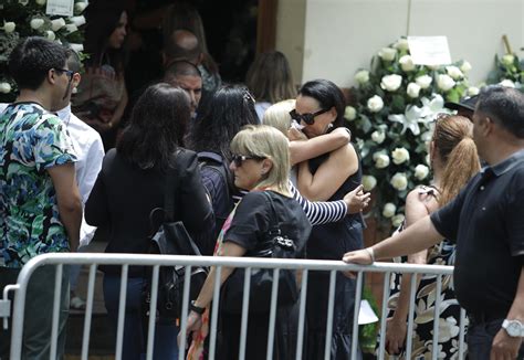 Pedro Suárez Vértiz Cynthia Martínez Recibe Condolencias En El Velorio
