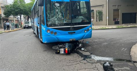Dos Heridos En Choque Entre Colectivo Y Moto Rosario