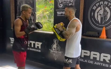 Cria Do Flamengo Mostra Habilidade Durante Férias