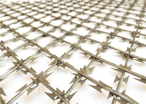 Barbed Bto 22 Concertina Razor Wire 450mm Coil Diameter