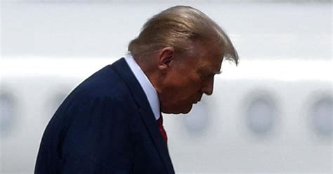 Trumps Lawyers Dont See Top Aide Walt Nauta As A Threat To Turn