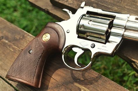 Non Firing Replica Colt Python 357 Magnum Revolver 357 The Walking