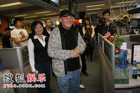 赵本山“深入”搜狐娱乐 现场祝福“新年好” 搜狐娱乐