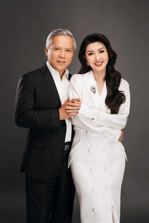 Nguyễn Hồng Nhung Từng Bỏ Xứ Vì Scandal Nay Viên Mãn Bên Bạn Trai