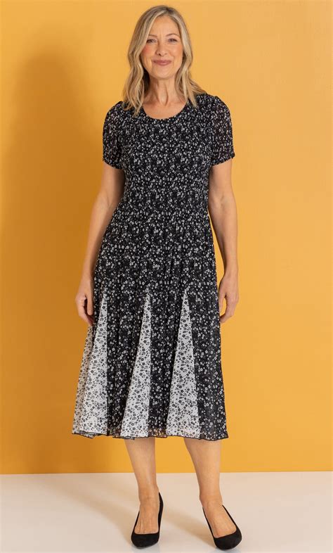 Anna Rose Ditsy Print Pleated Chiffon Dress In Black Klass