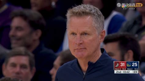 意味深长！穆迪摘下后场板造成对手犯规 镜头给到主教练科尔腾讯新闻