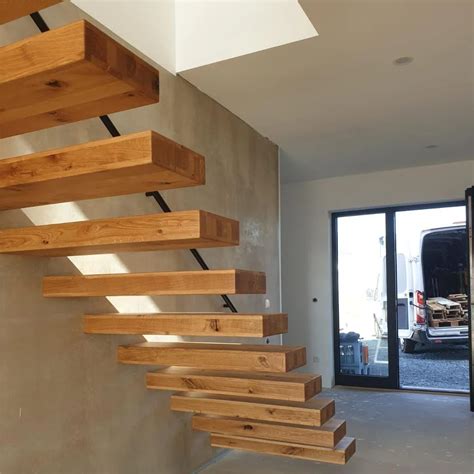 Modern Cantilever Floating Staircase For Hotels Wall Fixed With Hidden