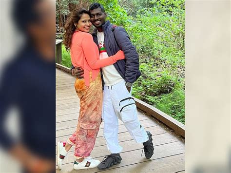 बेहद खूबसूरत हैं शाहरुख की Jawan डायरेक्टर की वाइफ 8 साल डेट करने के