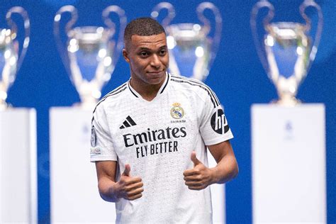 I Calciatori Più Pagati Al Mondo Mbappé è Solo Quinto Primapagina