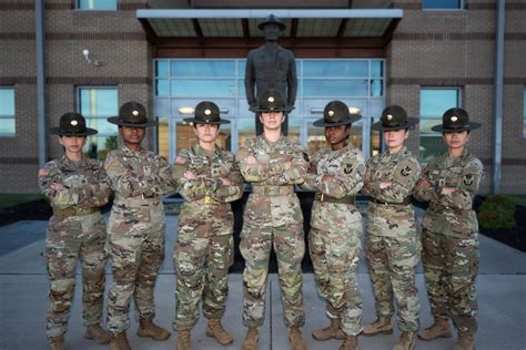 Dvids Images Us Army Female Drill Sergeants Don The Campaign Hat