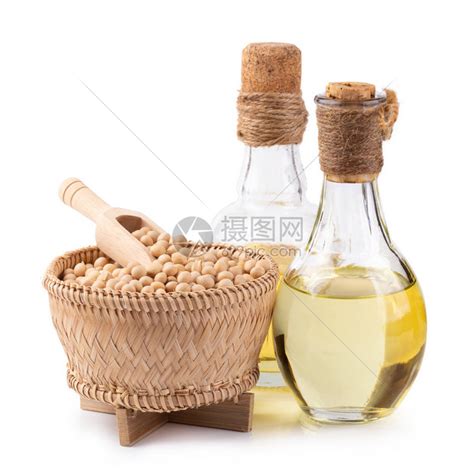 黄豆油和大豆在白色高清图片下载 正版图片503642531 摄图网