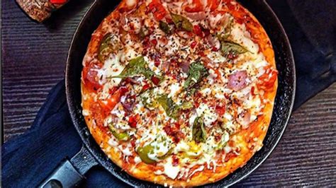 Pizza Day पर घर बनाएं ये 5 तरह के पिज्जा रेसिपी है आसान
