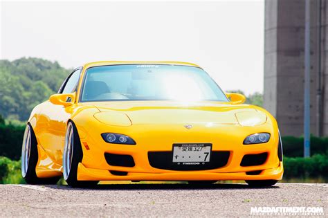 One of my favorite FD3S’ out there - Which is your favorite? : r/Stance