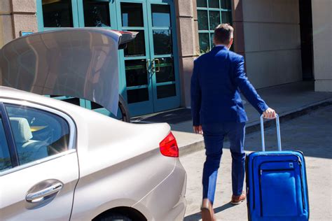 Lax Airport Hotel Shuttle Renaissance Los Angeles Airport Marriott