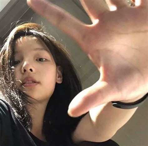 青春无畏的好看女生个性头像图片 来配图