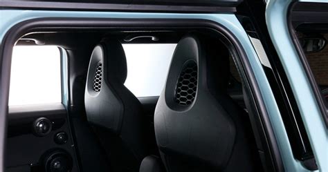 ราคาอย่างเป็นทางการ Mini Cooper S Ice Blue Edition 2880000