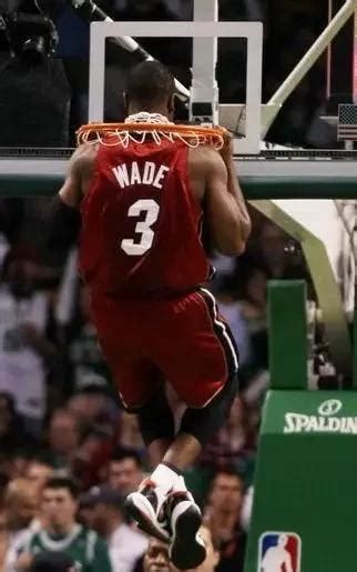 Nba为何禁止球员挂框扣篮？奥尼尔多次毁坏篮筐迫使规则更改！手机新浪网