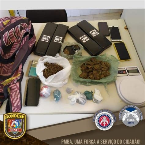 Barreiras Rondesp Oeste prende dois indivíduos drogas no bairro