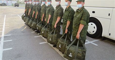 Российские призывники срочники начали отправляться к местам прохождения