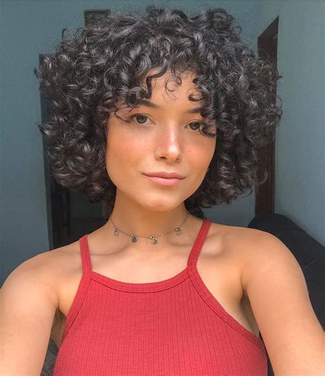 13 Stylish Hairstyles For Short Curly Hair That Are Easy To Maintain
