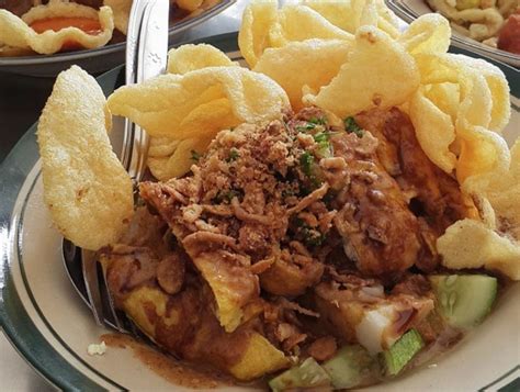Rekomendasi 3 Kupat Tahu Petis Enak Di Bandung Wisata Kuliner