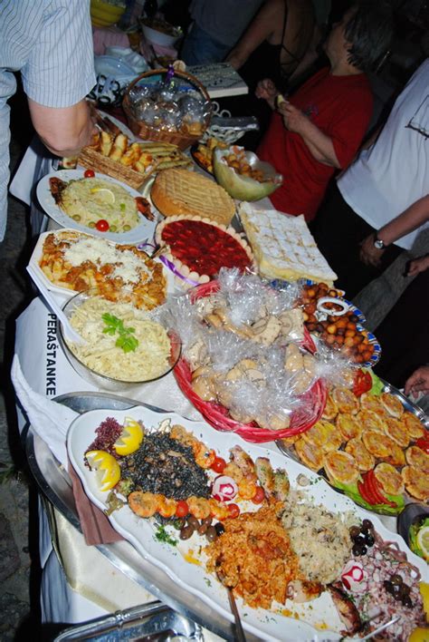 “risanski Makaruli” Bogata I Raznovrsna Trpeza Radio Dux