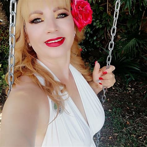 Flor Flores On Reels