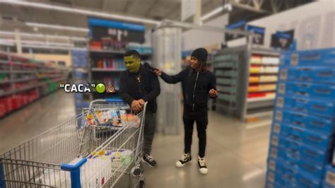 Fart Spray Mic Prank In The Hood Youtube