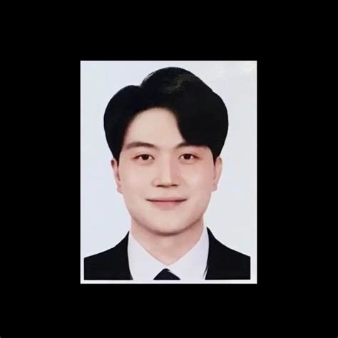 안호균 Ahn Teacher • Threads Say More