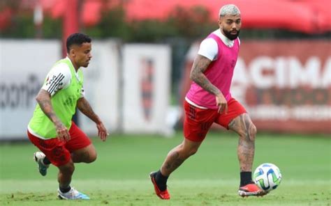 Após festa Gabigol treina normalmente no CT do Flamengo Coluna do Fla