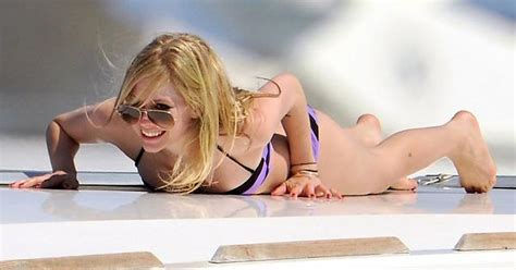 Avril Lavigne Who Wants To Fuck In This Position Imgur