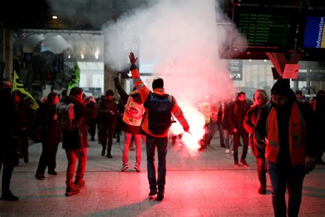 Mass Strike In France Hits Trains Eiffel Tower Pbs Newshour