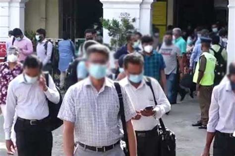 රාජ්‍ය සේවකයින් විශ්‍රාම ගැන්වීමේ වයස් සීමාව අඩු කෙරේ