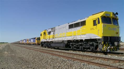 Qube Gml10 Light Engine Crosses Grain Train Poathtv Australian