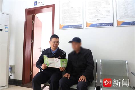 反诈宣传再出新招，南京江宁警方把政务窗口当宣传阵地——诈骗养老群众