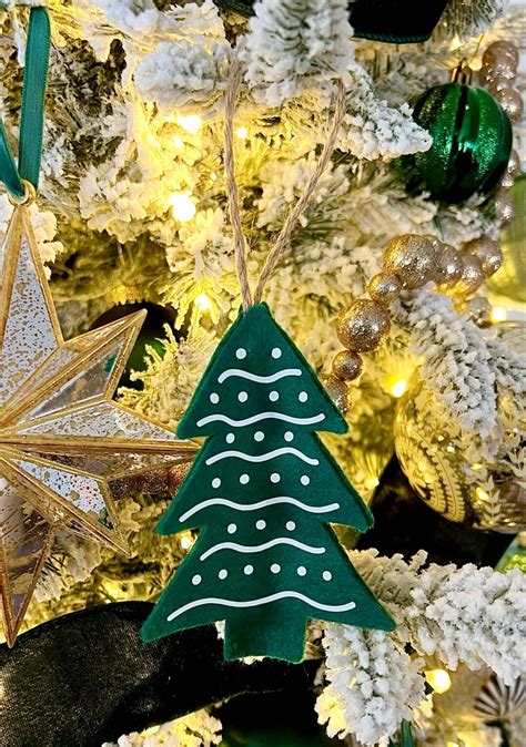 Felt Christmas Tree Ornament Weekend Craft