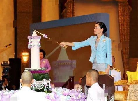 昙花一现！诗妮娜才当3个月贵妃被废黜，昔日衣品不输苏提达王后