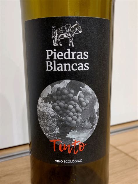 Piedras Blancas Tintoピエドラス・ブランカス ティント Vinica 無料のワインアプリ