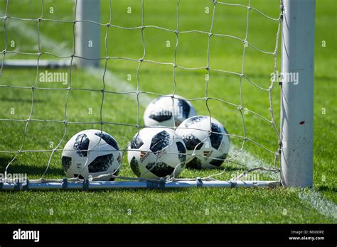 Adidas telstar 18 match ball hi-res stock photography and images - Alamy