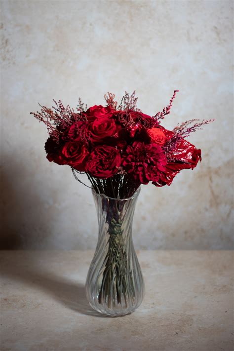 Ruby Preserved Flower Bouquet Stilla