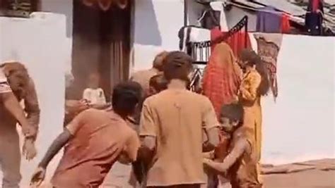 जबलपुर खुशियों के साथ मनाया होली का त्यौहाररंग गुलाल लगाकर दी बधाई