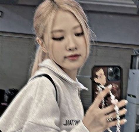 2ne1 Rosé Icons Aesthetic Rosé Icons Soft Rosé Pfp Rosé Core Rosé