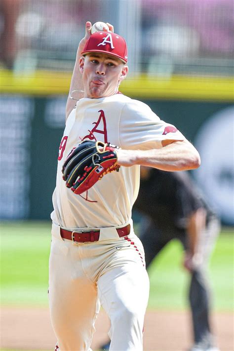 No 6 Ranked Arkansas Baseball Suffers Fourth Straight Loss Texarkana