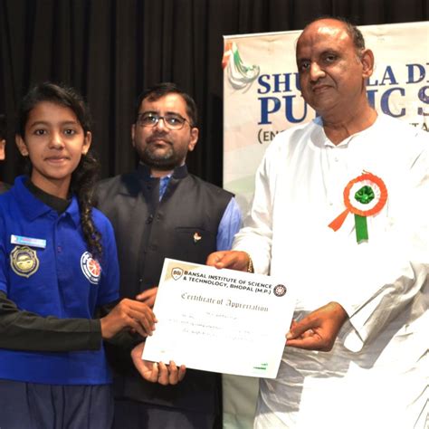 Socialwork Chairity Sunilbansal Bansalgroup Bansalschool Futureofindia Youngminds