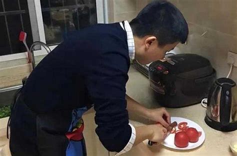 广西女子回娘家，晒出亲哥哥的一桌佳肴，网友戏言：缺嫂子吗？