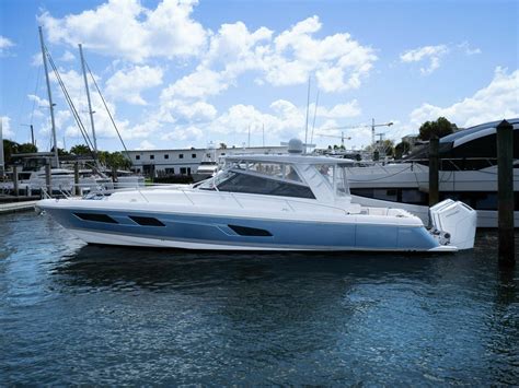47 2022 Intrepid 477 Evolution Tampa Yacht Sales