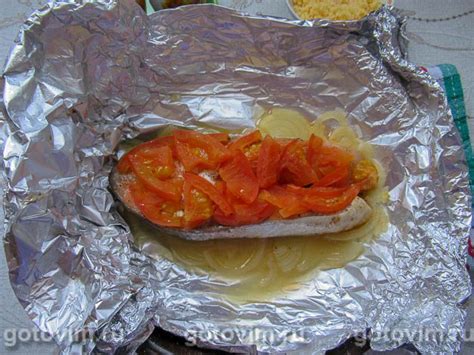 Стейк семги в фольге (с помидорами и сыром). Рецепт с фото