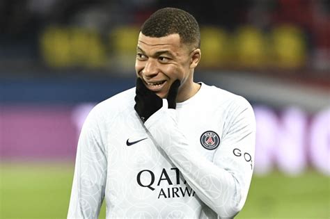 Diesen Irrwitzigen Bonus Erhielt Kylian Mbappe Für Psg Verlängerung
