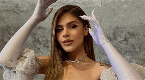 Sarah Berisha Luan Basketboll Në Të Brendshme Plazhi